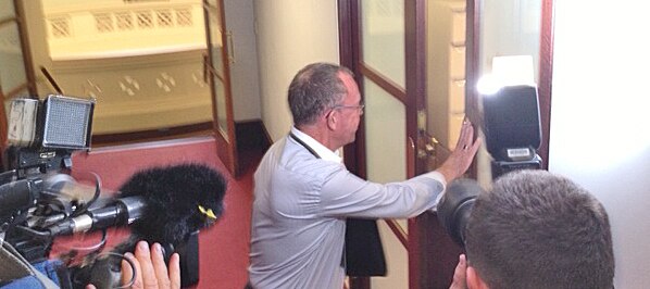 South Australia election: Key independent Geoff Brock meets Labor and ...