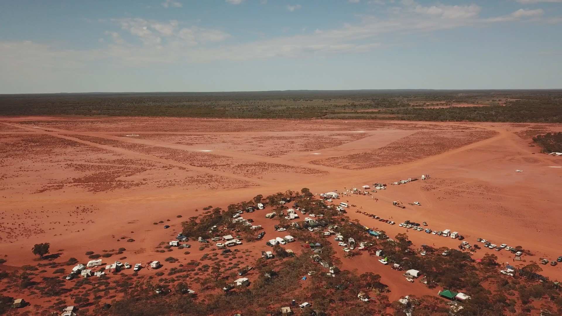 Vintage car enthusiasts lead revival of outback claypan racing at Lake ...