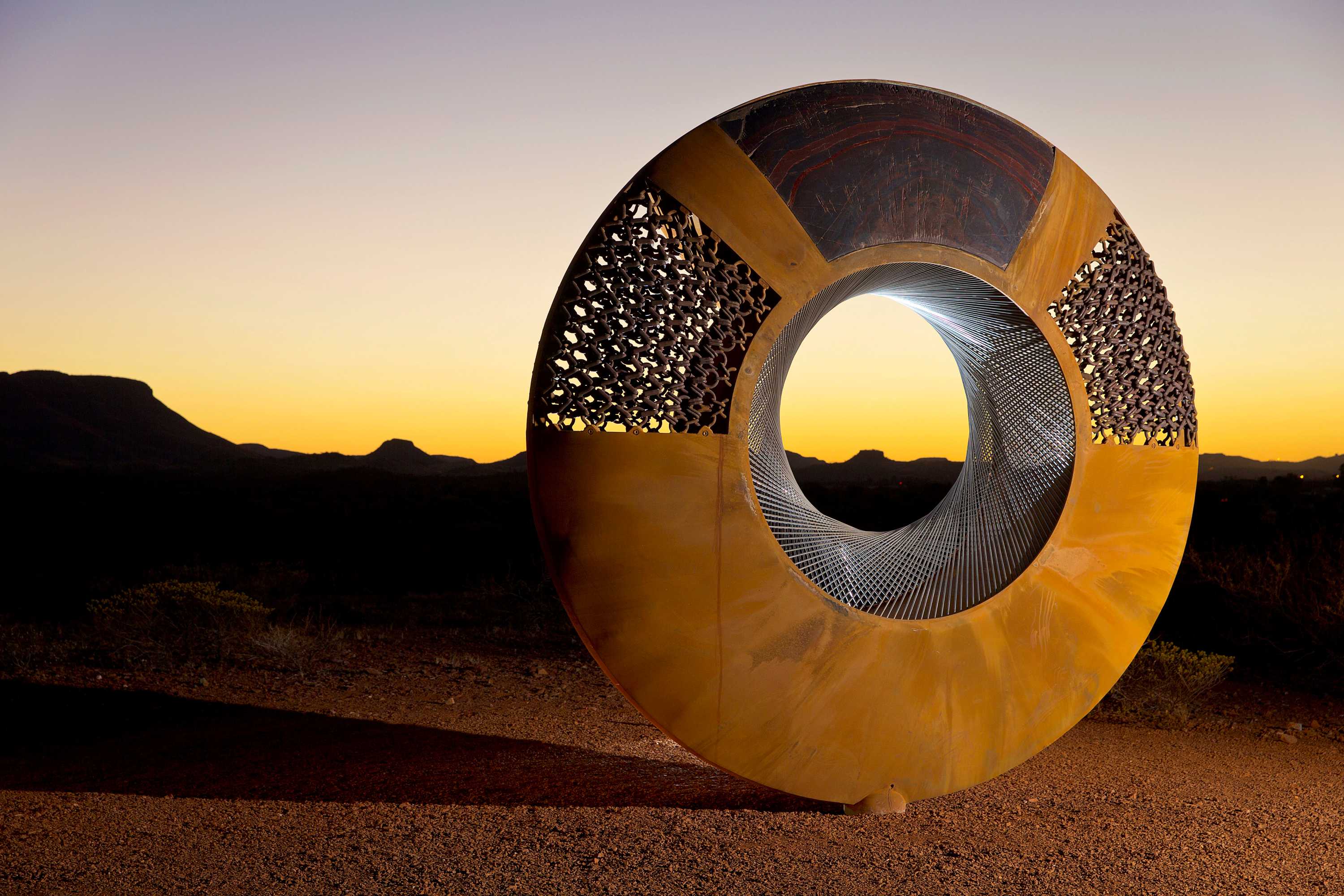 'Resilience': truly explosive heavy metal Pilbara art - ABC Radio National
