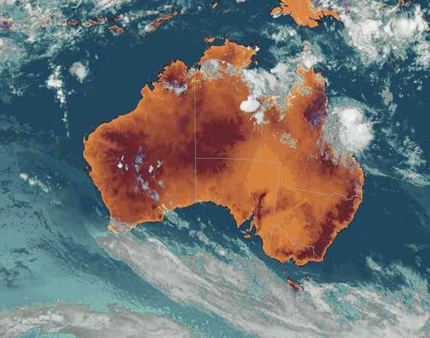 Ex-Cyclone Anthony still whipping Qld's north - ABC News