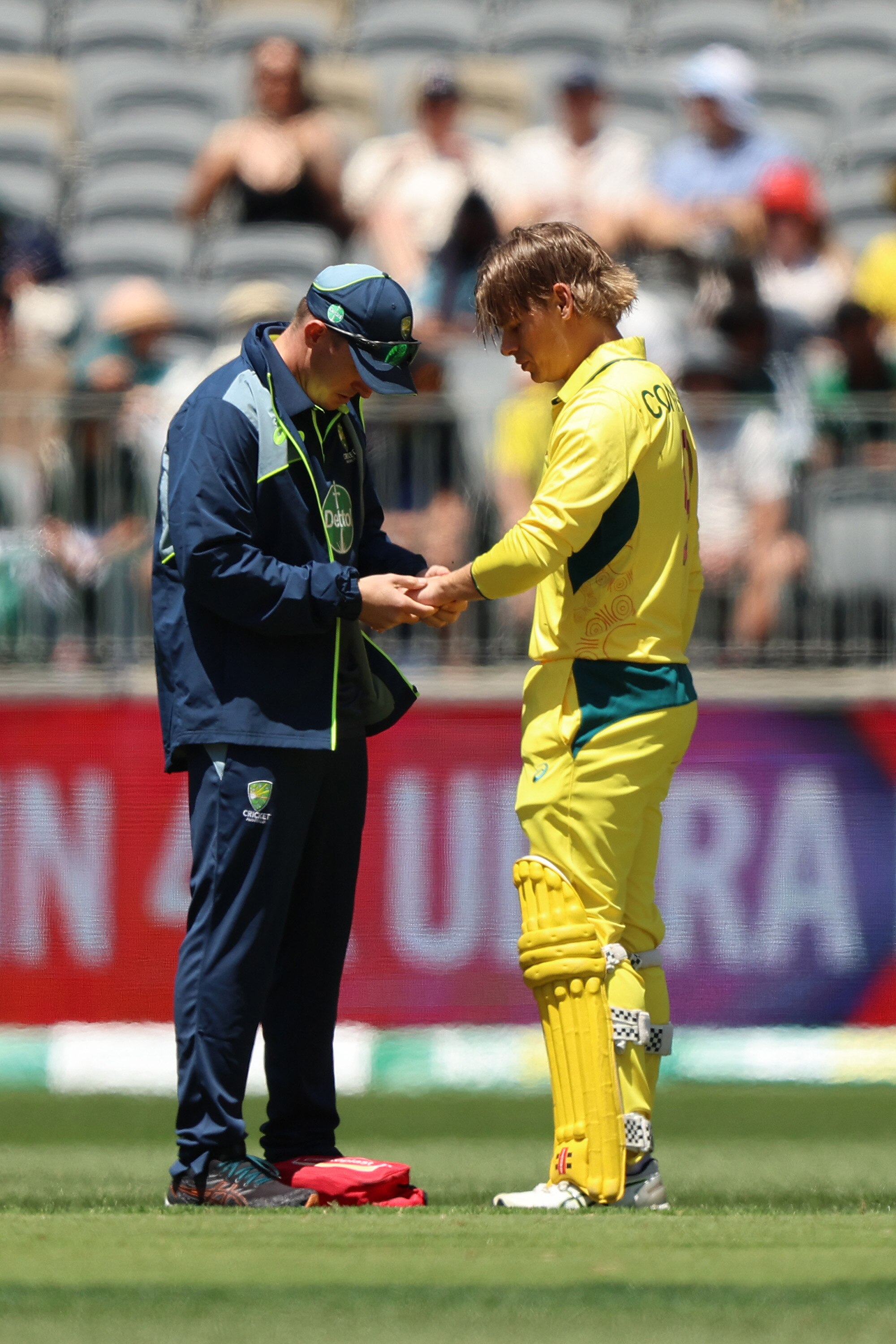 Andrey Rublev smashes his racquet into his knee in explosive scenes at ...