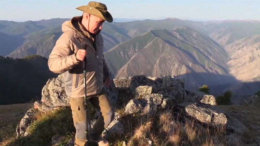 Vladamir Putin on a hiking holiday in the Siberian Tuva region - ABC News
