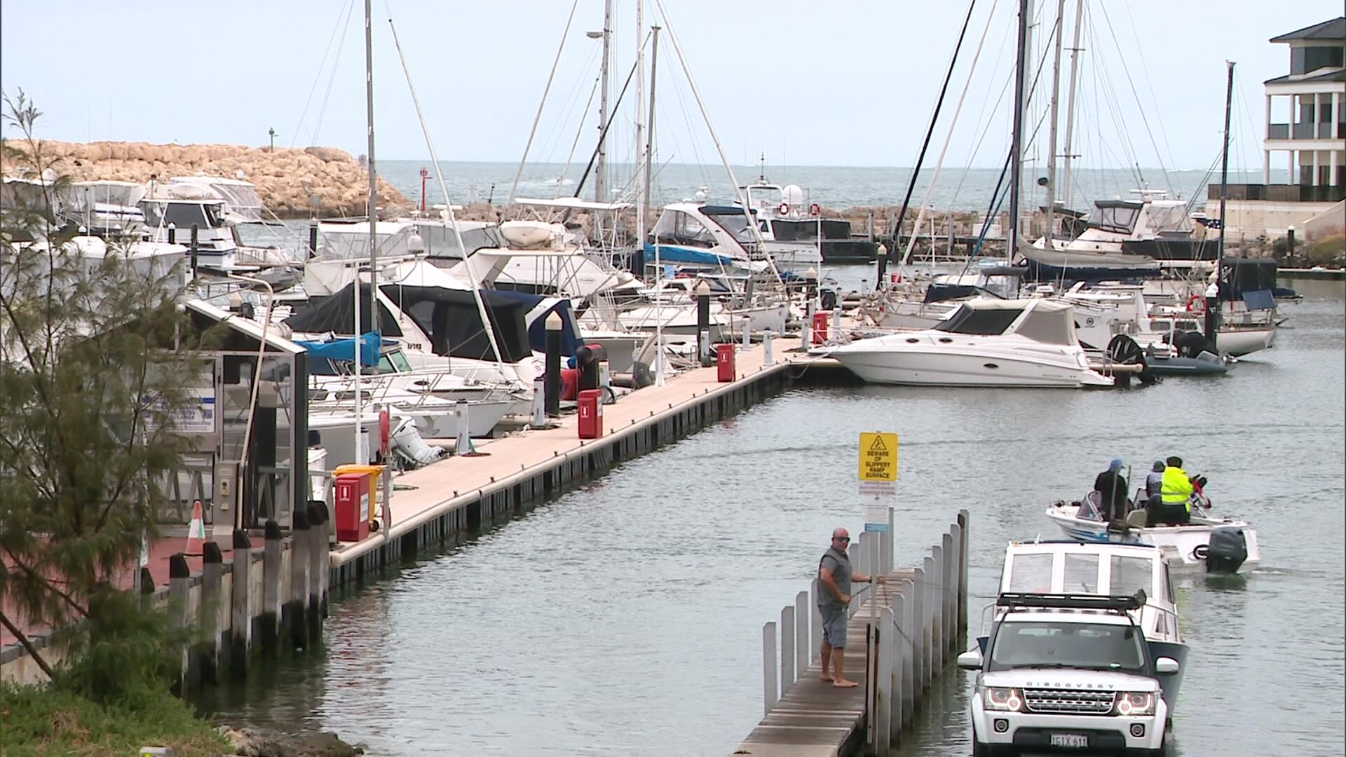 Man dies after boat capsizes off Perth coast, near Jindalee Beach - ABC ...
