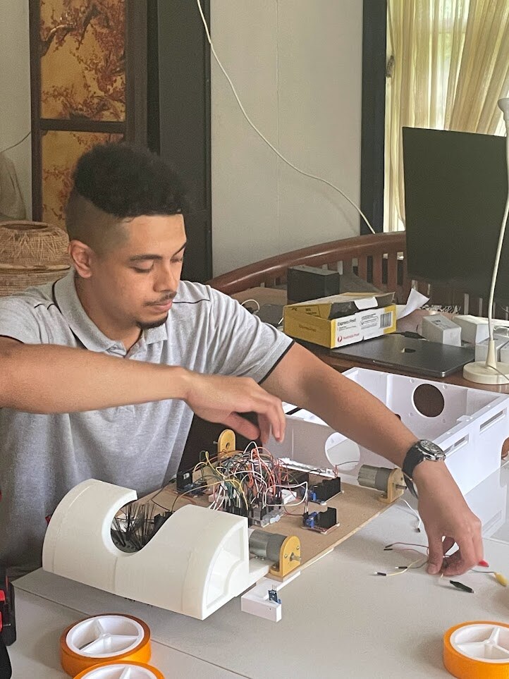 Tonga's young engineer creating robots to keep the country's lights on ...