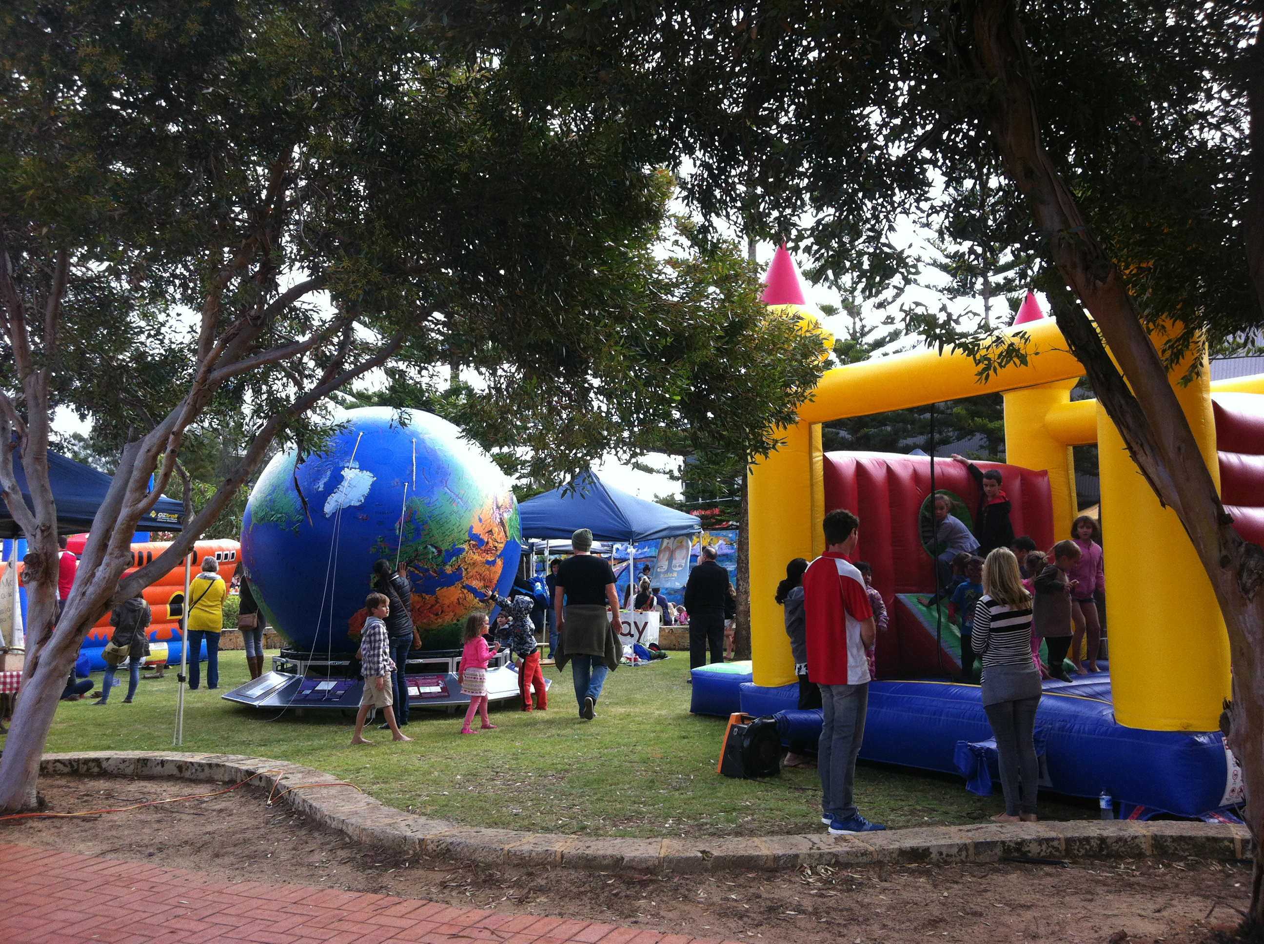 Inflatable globe maps Australia's past - ABC News