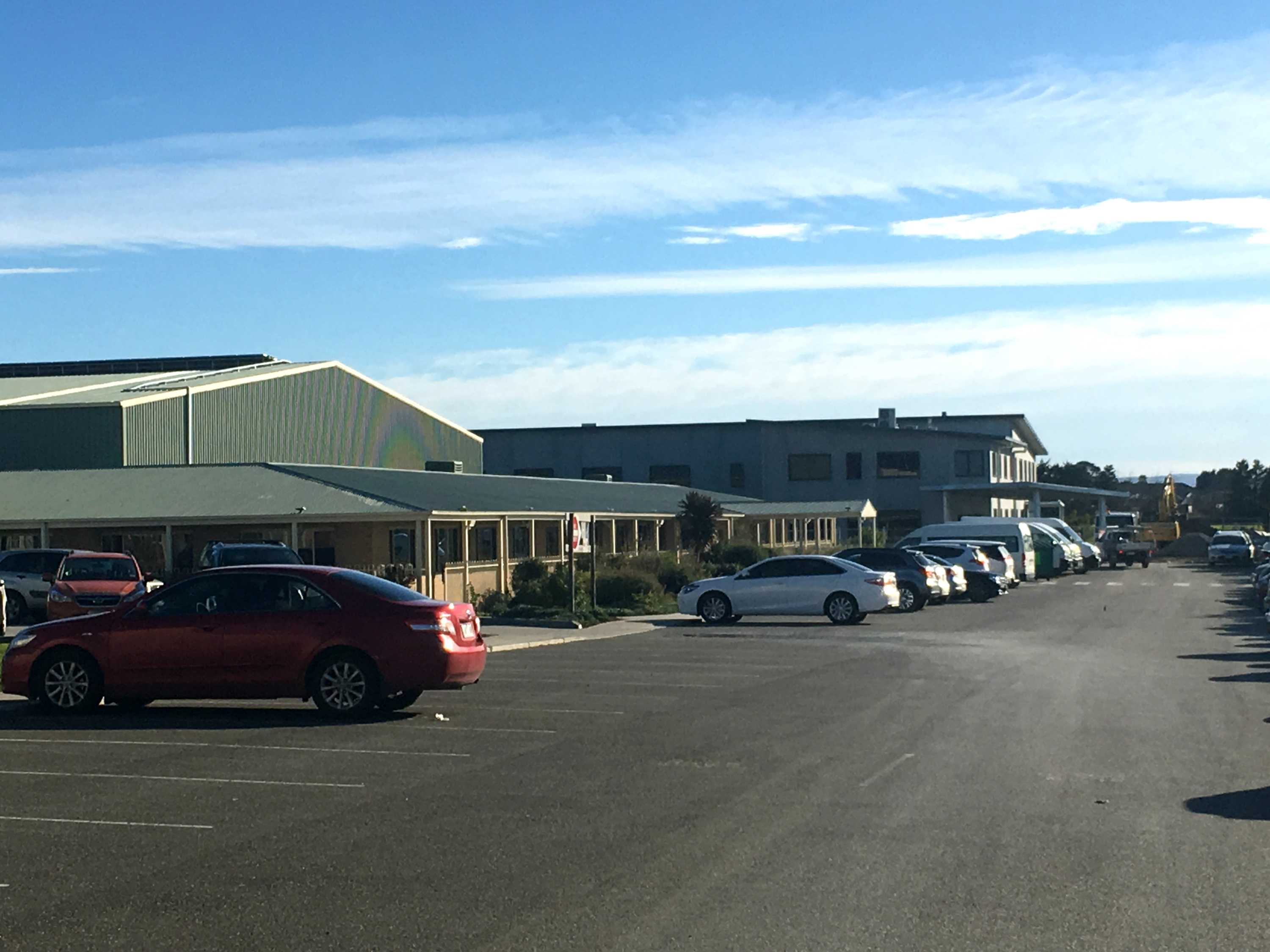 Mother, teenager die in Melbourne crash after Cranbourne East school ...