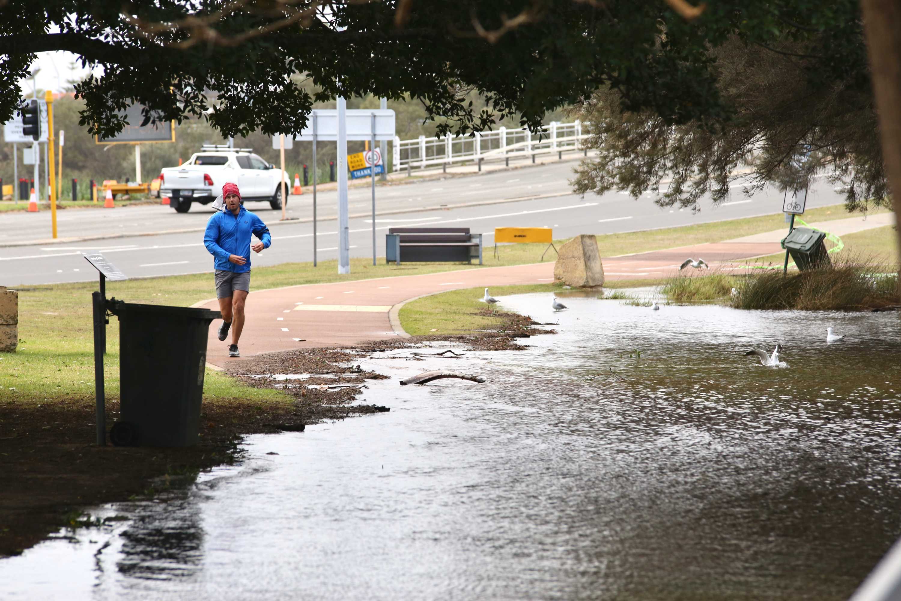 Storm hits Perth as ex-Tropical Cyclone Mangga delivers wild weather ...