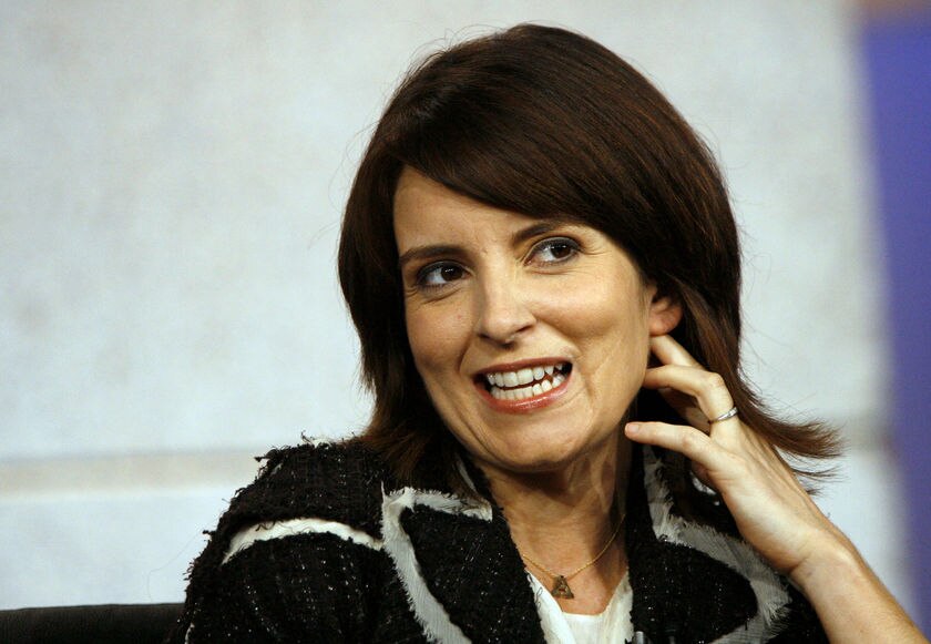 Fey glues ears down to look like Palin - ABC News