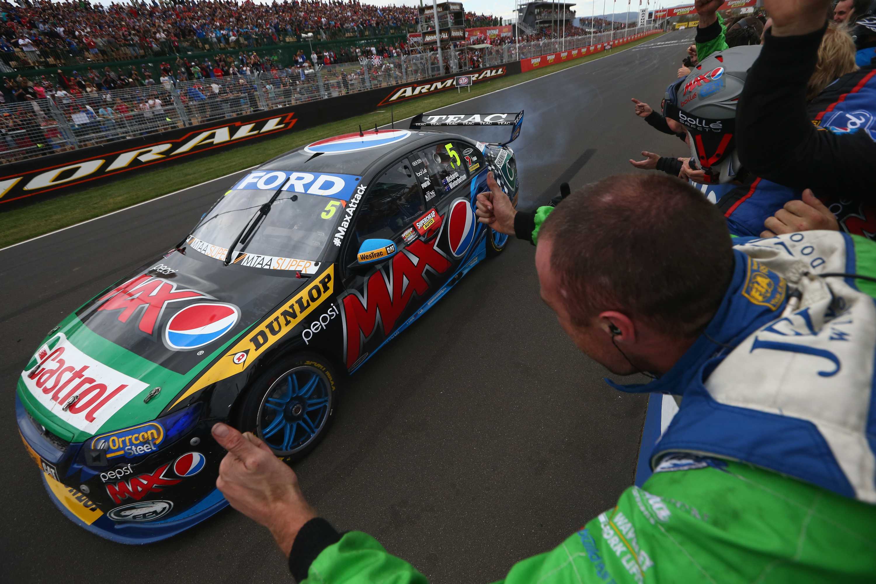 Mark Winterbottom takes out maiden Bathurst 1000 title, holding off ...