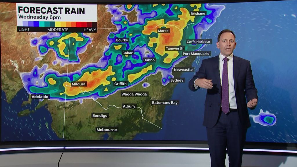 ABC meteorologist on Sydney's rainfall and major flooding - ABC News