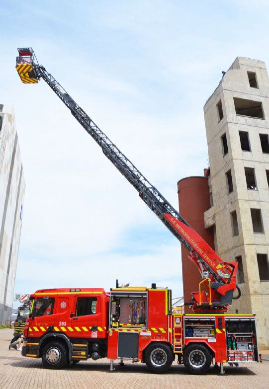 New Adelaide fire engine boosts aerial capacity for Metropolitan Fire ...