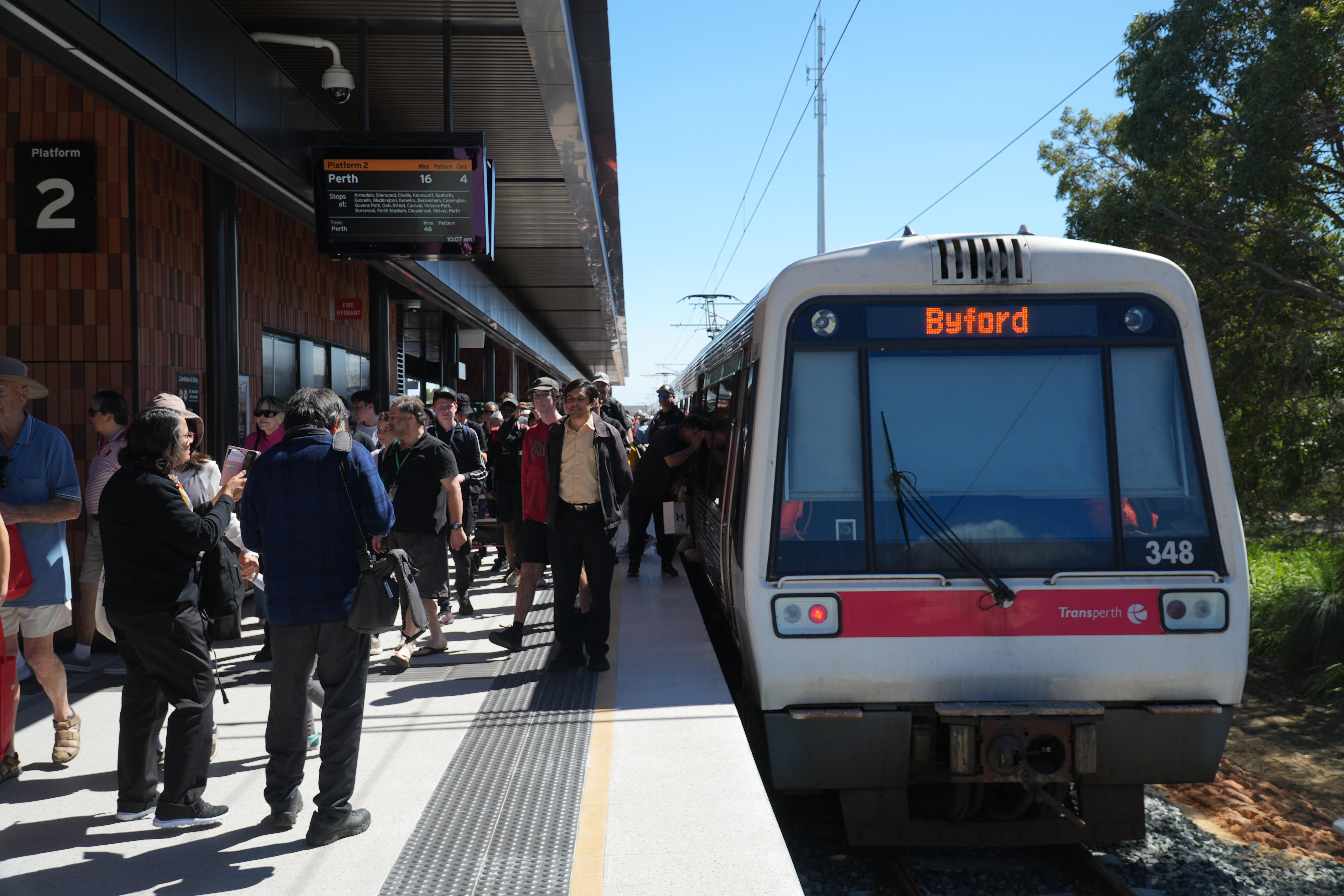 Metronet's Byford rail extension in Perth's south-east to open, half a ...