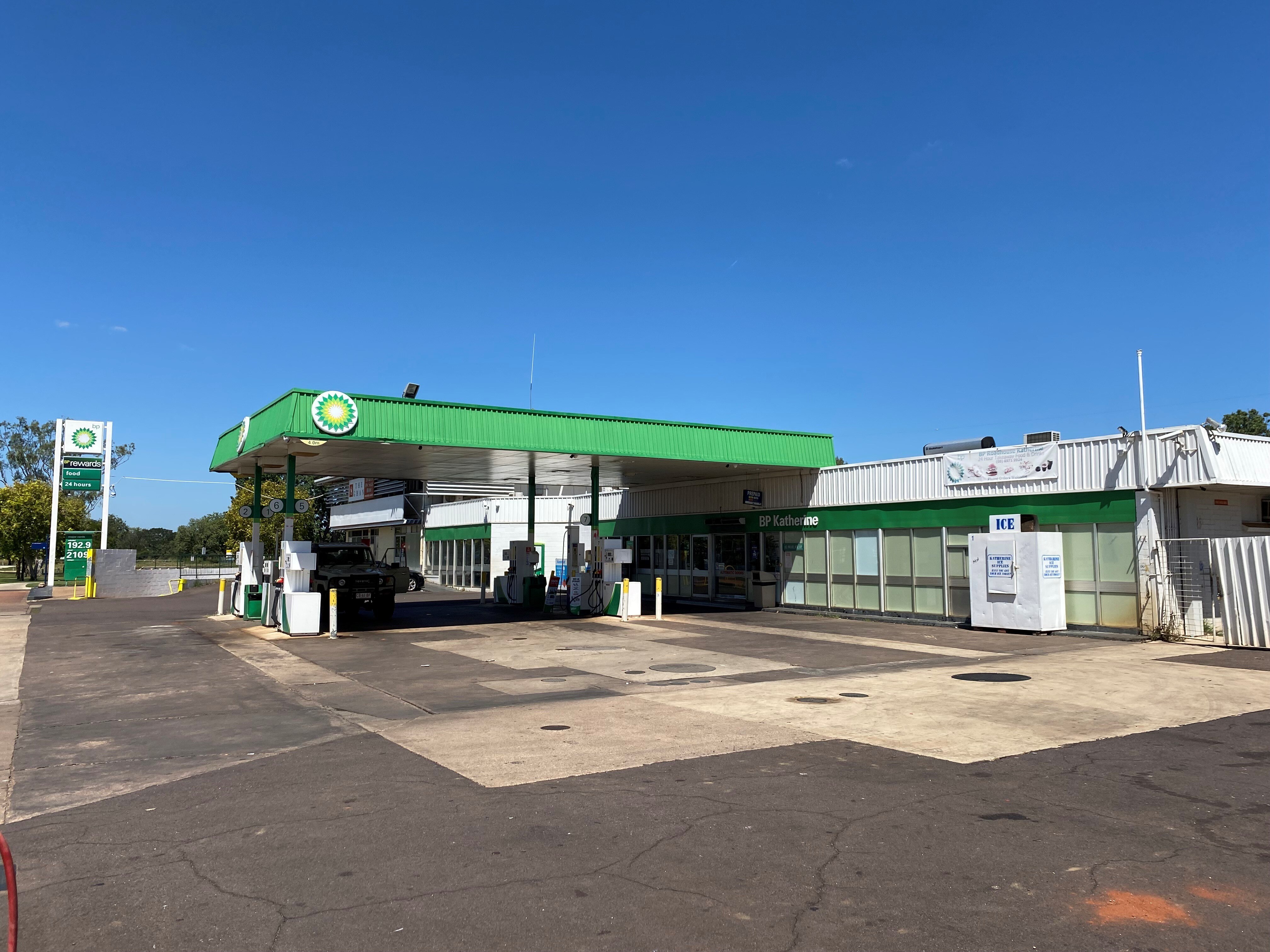 NT Police investigating after armed youths allegedly rob Katherine ...