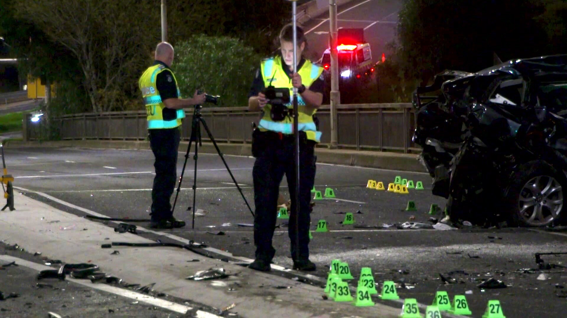 Girl, 2, dies in four-vehicle crash in West Melbourne - ABC News