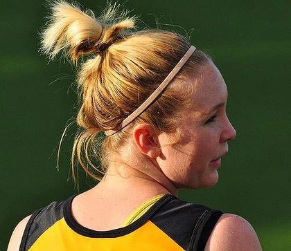 Hockey player dies after being hit by ball - ABC News