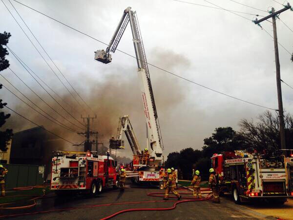 Crews control fire in Mordialloc fibreglass factory - ABC News