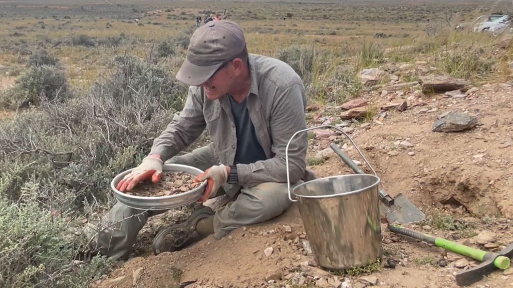 Broken Hill Mineral and Gem Show Field Trip - ABC News