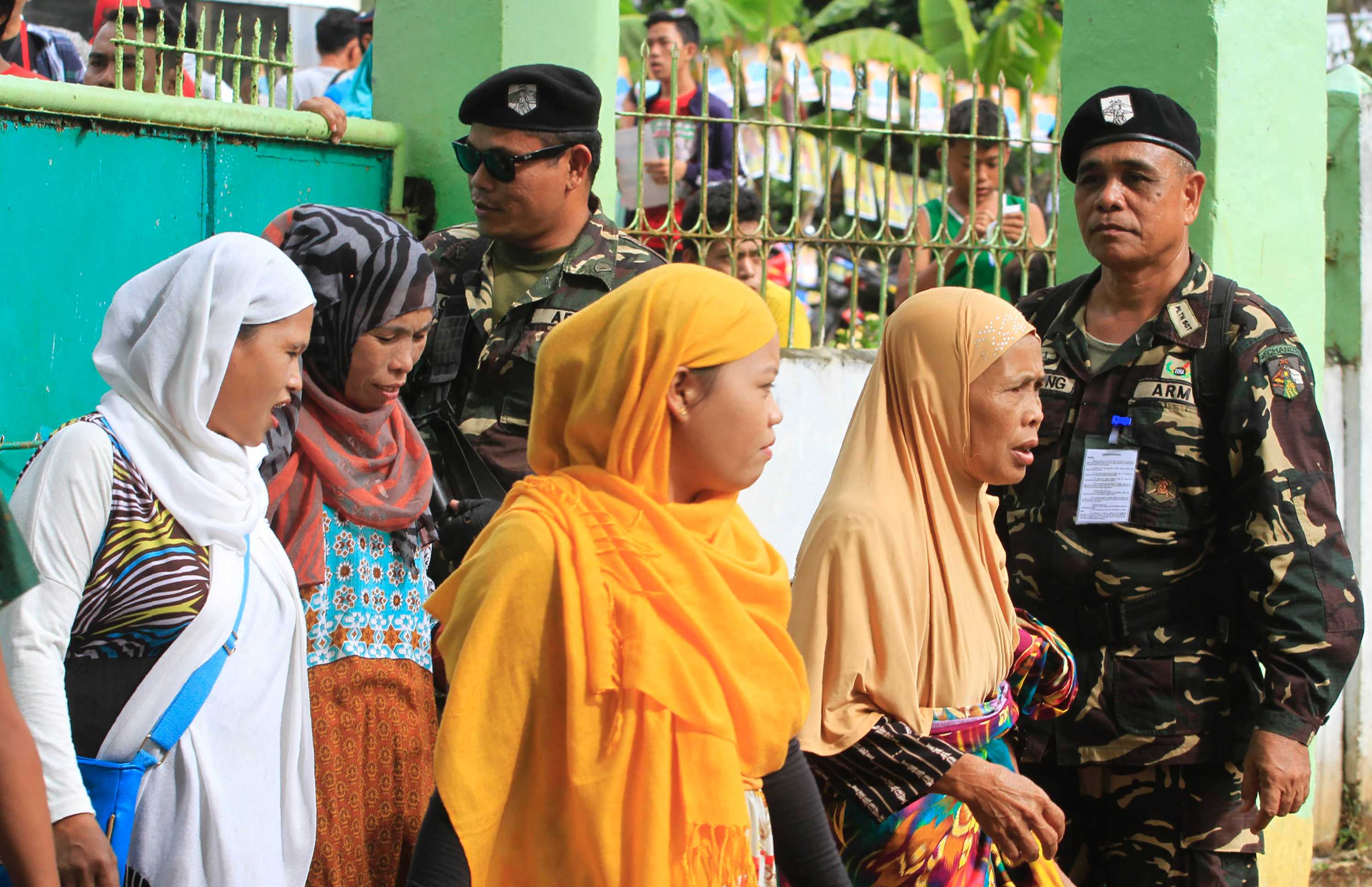 Philippines election: Controversial Mayor Rodrigo Duterte leads vote ...