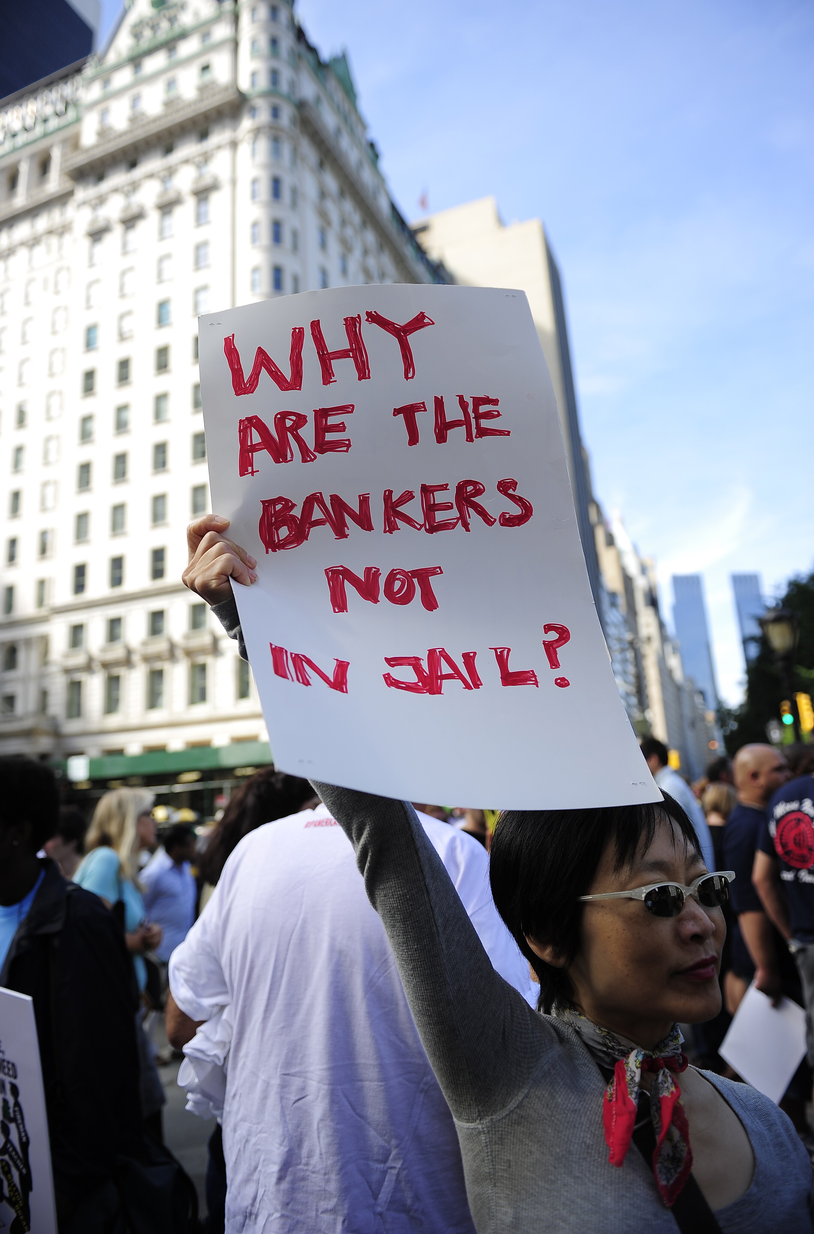 Wall St protesters march on billionaires' homes - ABC News