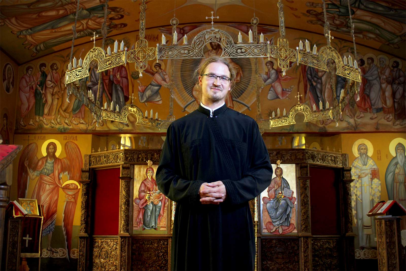 Serbian Orthodox priest finds cultural harmony in Australia - ABC News