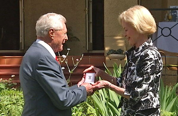 Navy captain's stolen medal replaced - ABC News