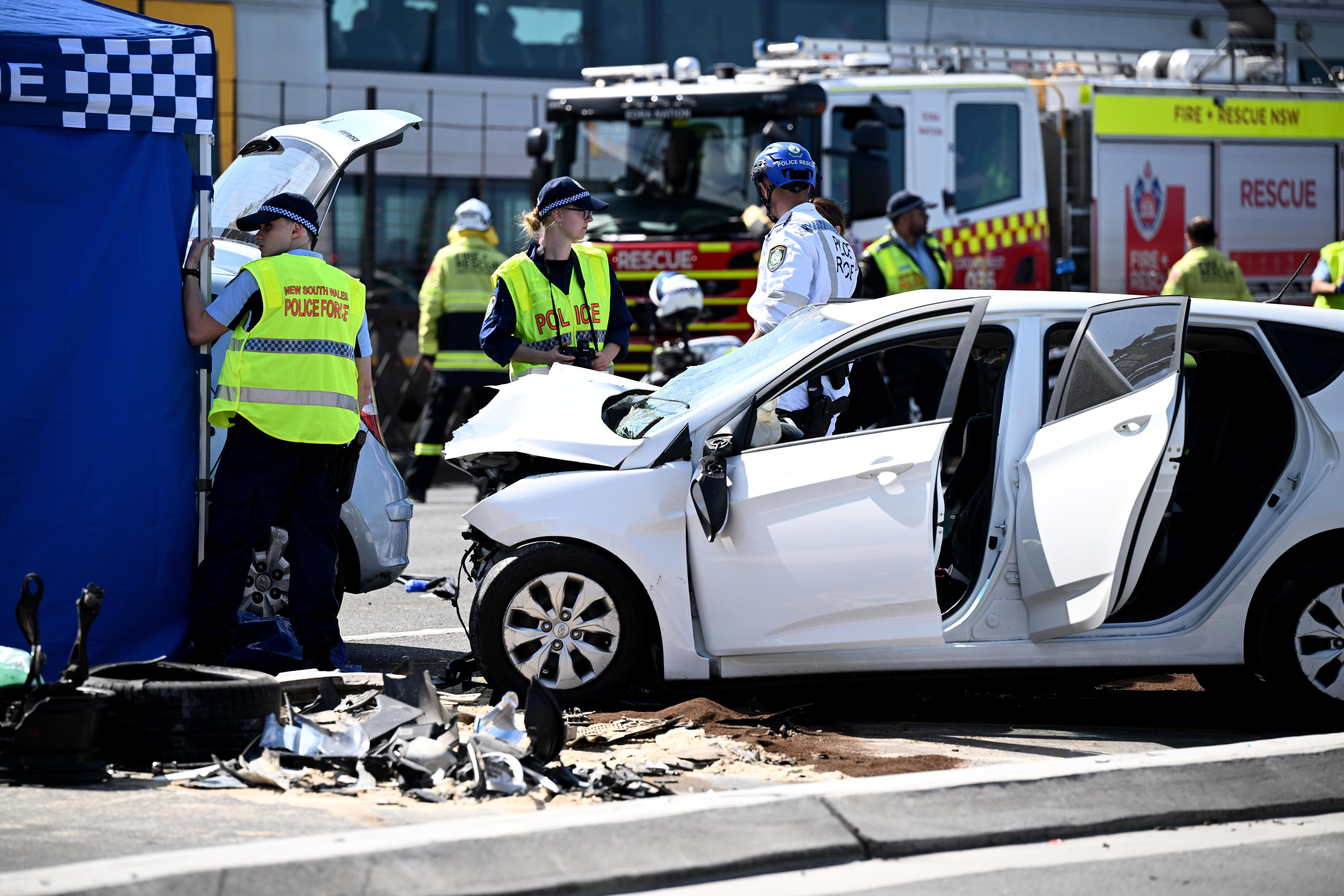 Two people dead in multi-vehicle crash on Sydney Harbour Bridge - ABC News