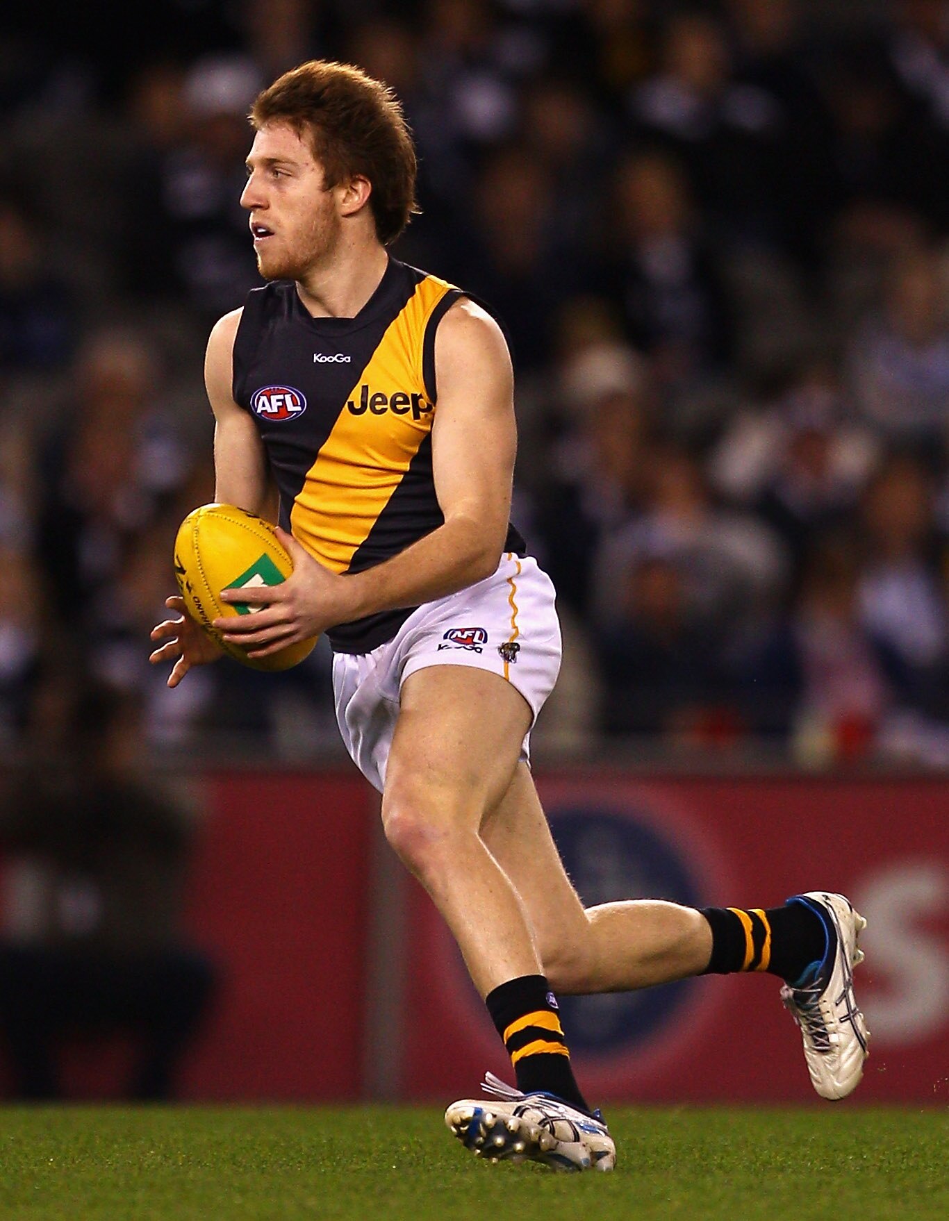 Richmond re-signs Reece Conca but Dustin Martin offer remains on hold ...