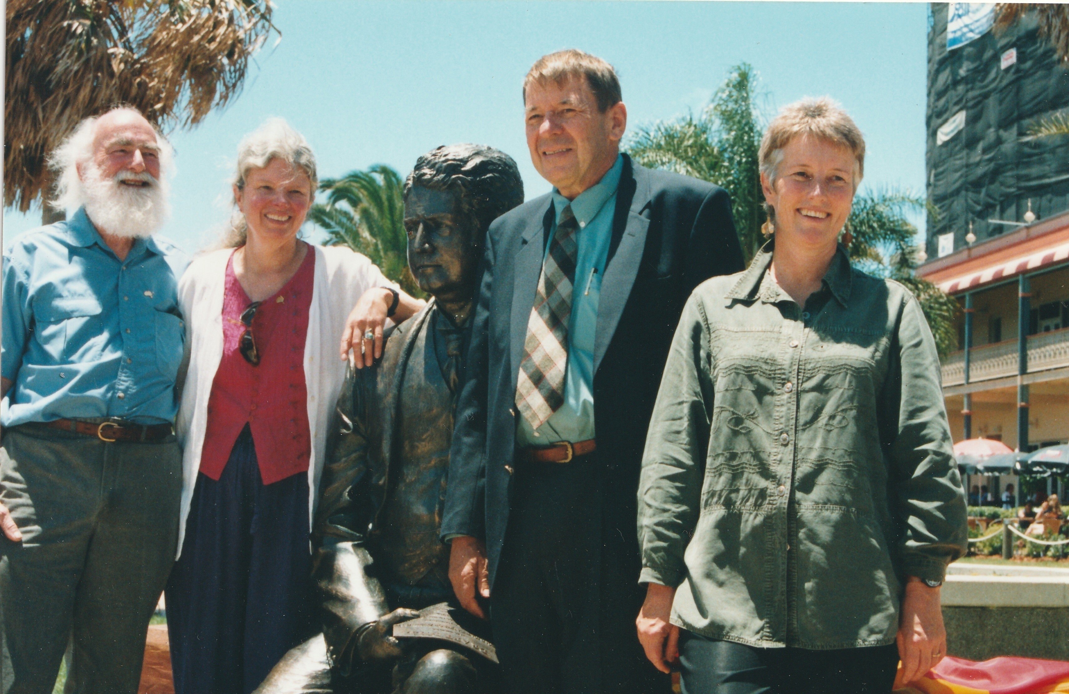 Renewed calls to remove Sir Edmund Barton statue from Aboriginal burial ...