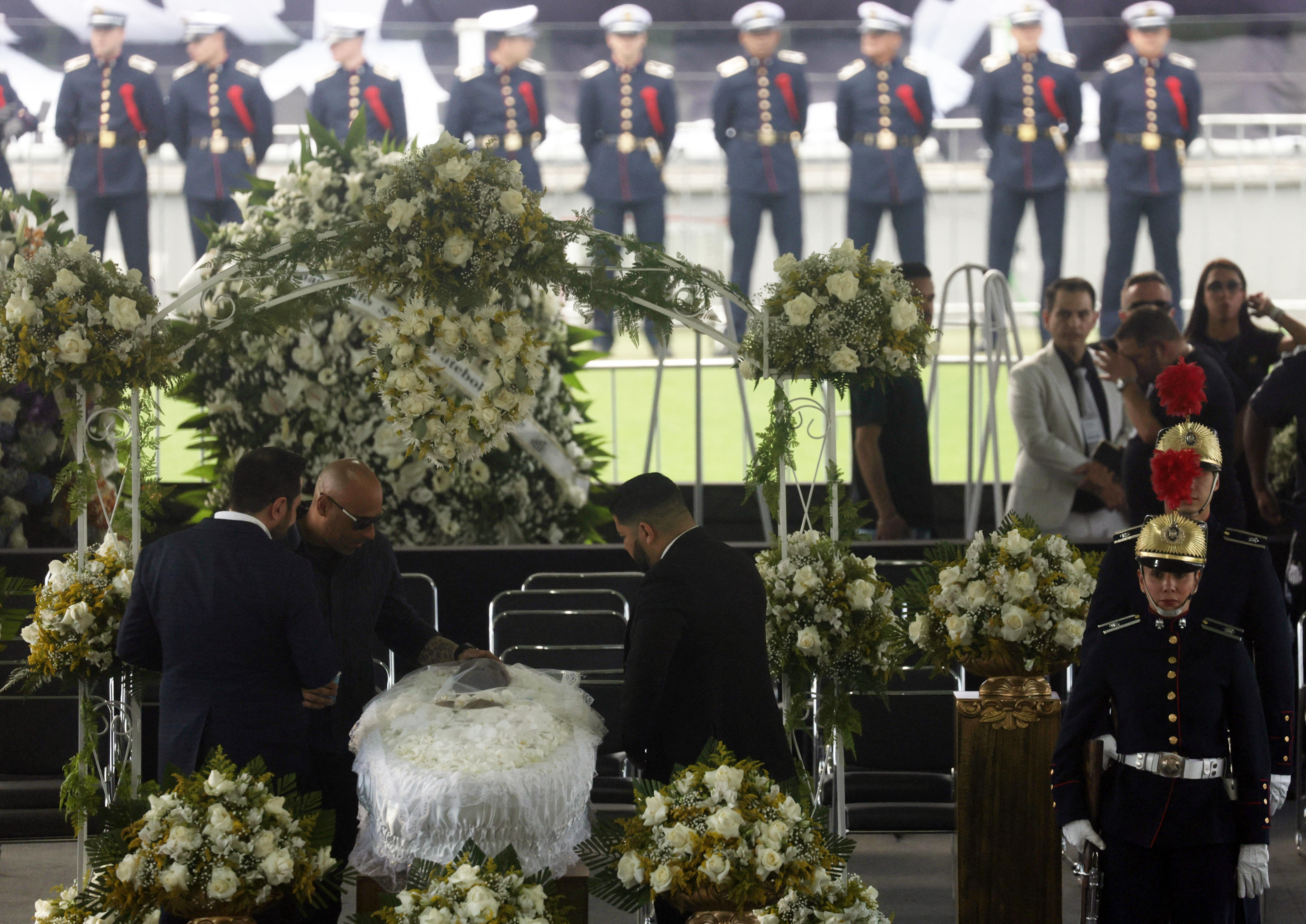 Fans farewell Pelé at Santos Football Club's Vila Belmiro stadium - ABC ...