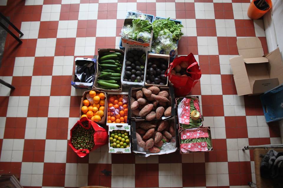 Europe migrant crisis: Mobile kitchen serves up 'garbage' meals to ...