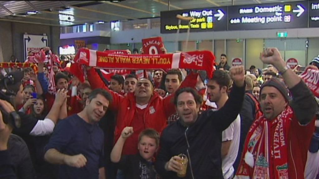 Liverpool FC arrives in Melbourne to a rapturous welcome from local ...