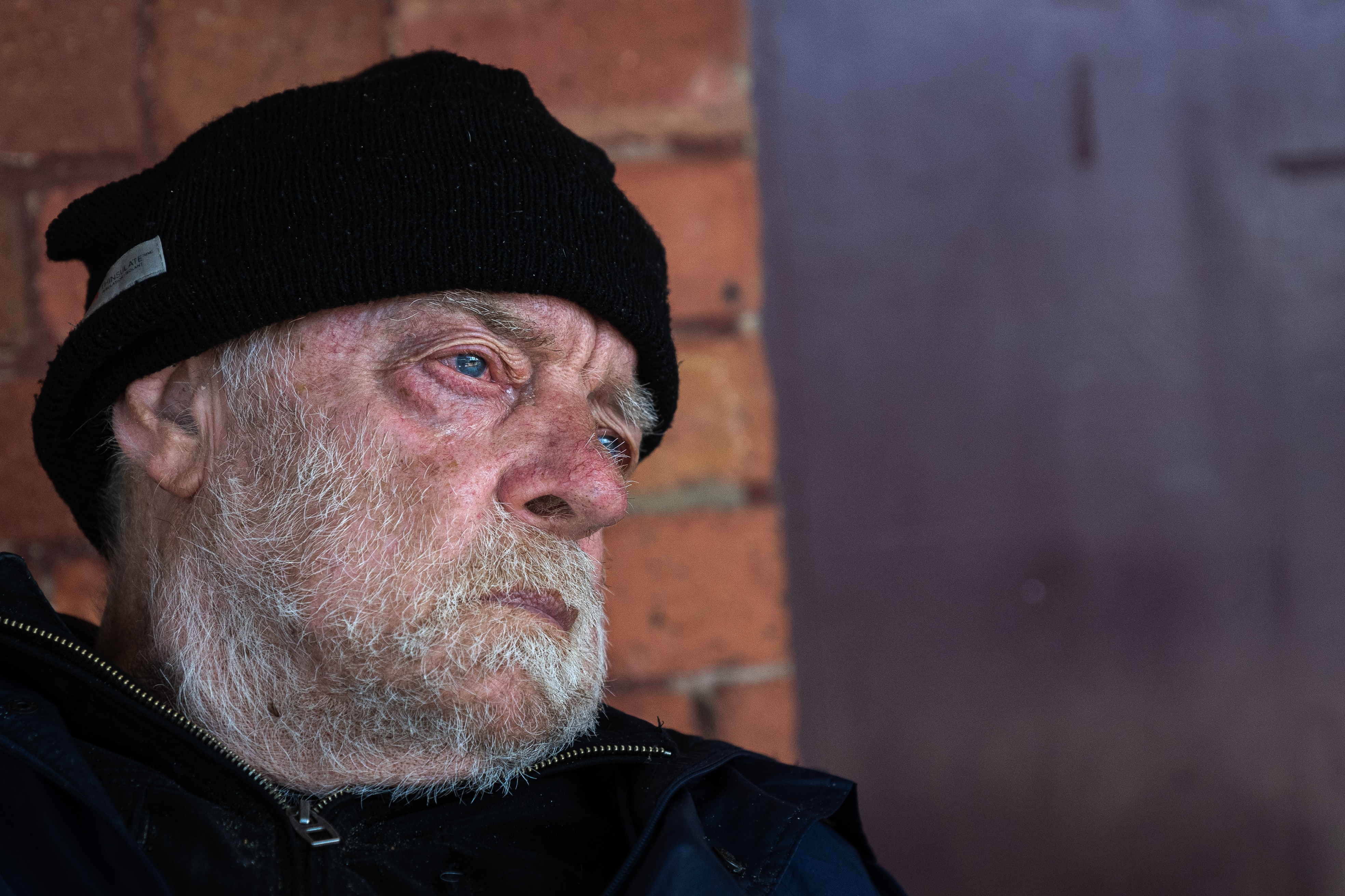 Vietnam veteran receives war medals after decades of being homeless in ...