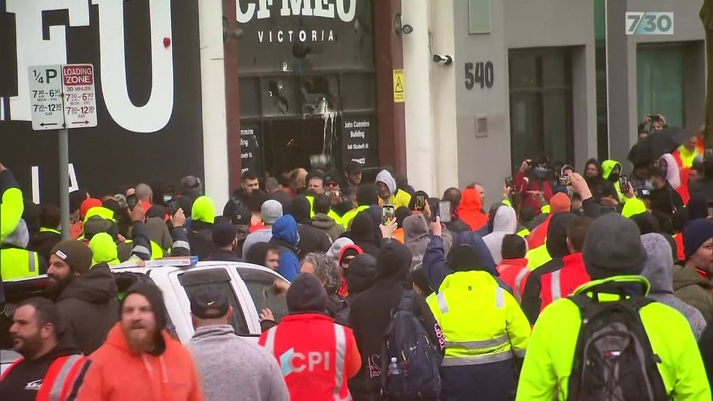 Are extremist groups targeting angry protesters? - ABC News