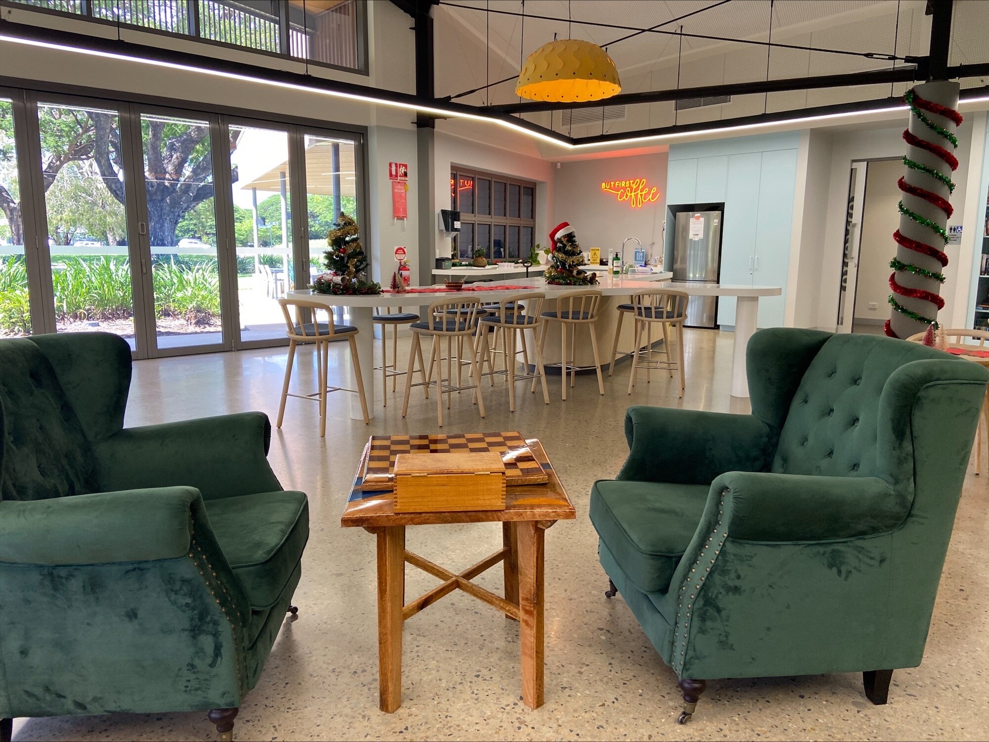 $10 million Oasis Townsville veterans support hub folds after $1 million loss - ABC News