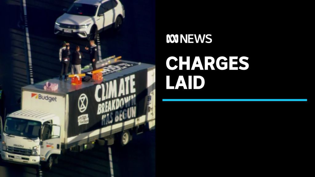 Climate protesters arrested after blocking West Gate Bridge - ABC News