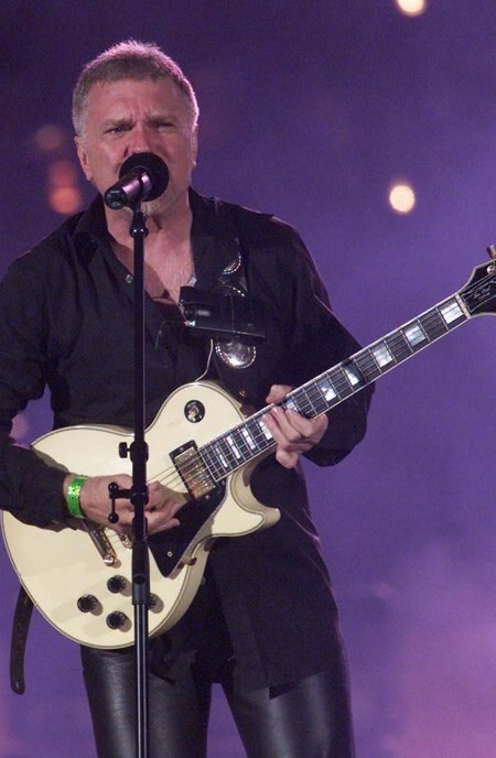 Stars, fans farewell rocker Thorpe - ABC News