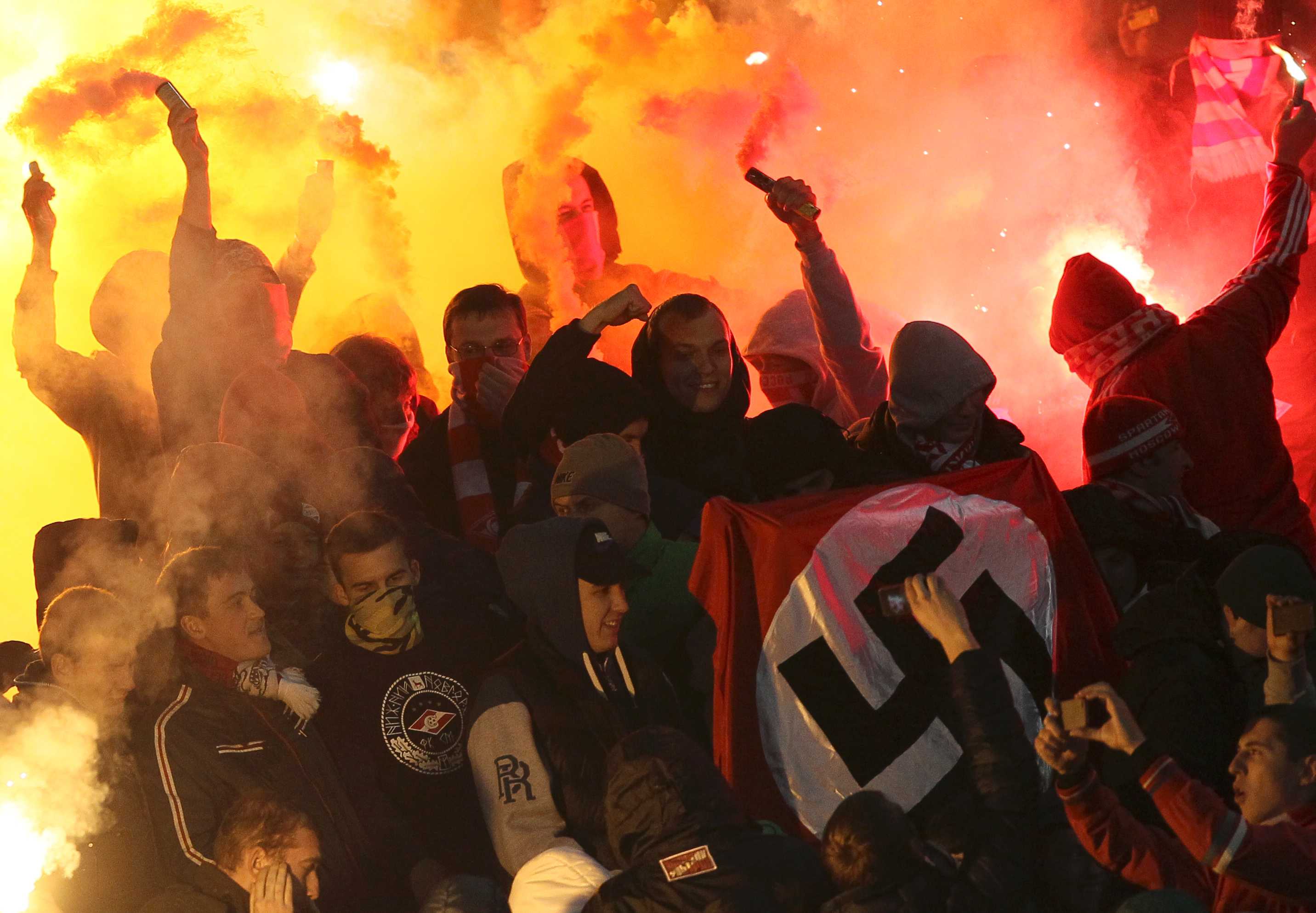 Euro 2016: Who are Russia's ultra football hooligans? - ABC News