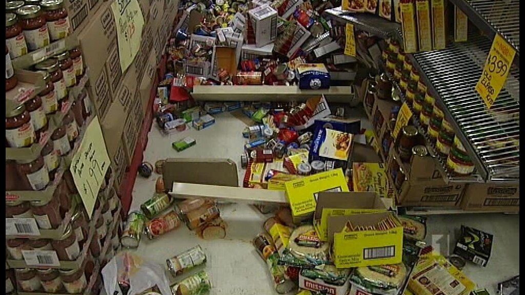 Earthquake clean-up - ABC News