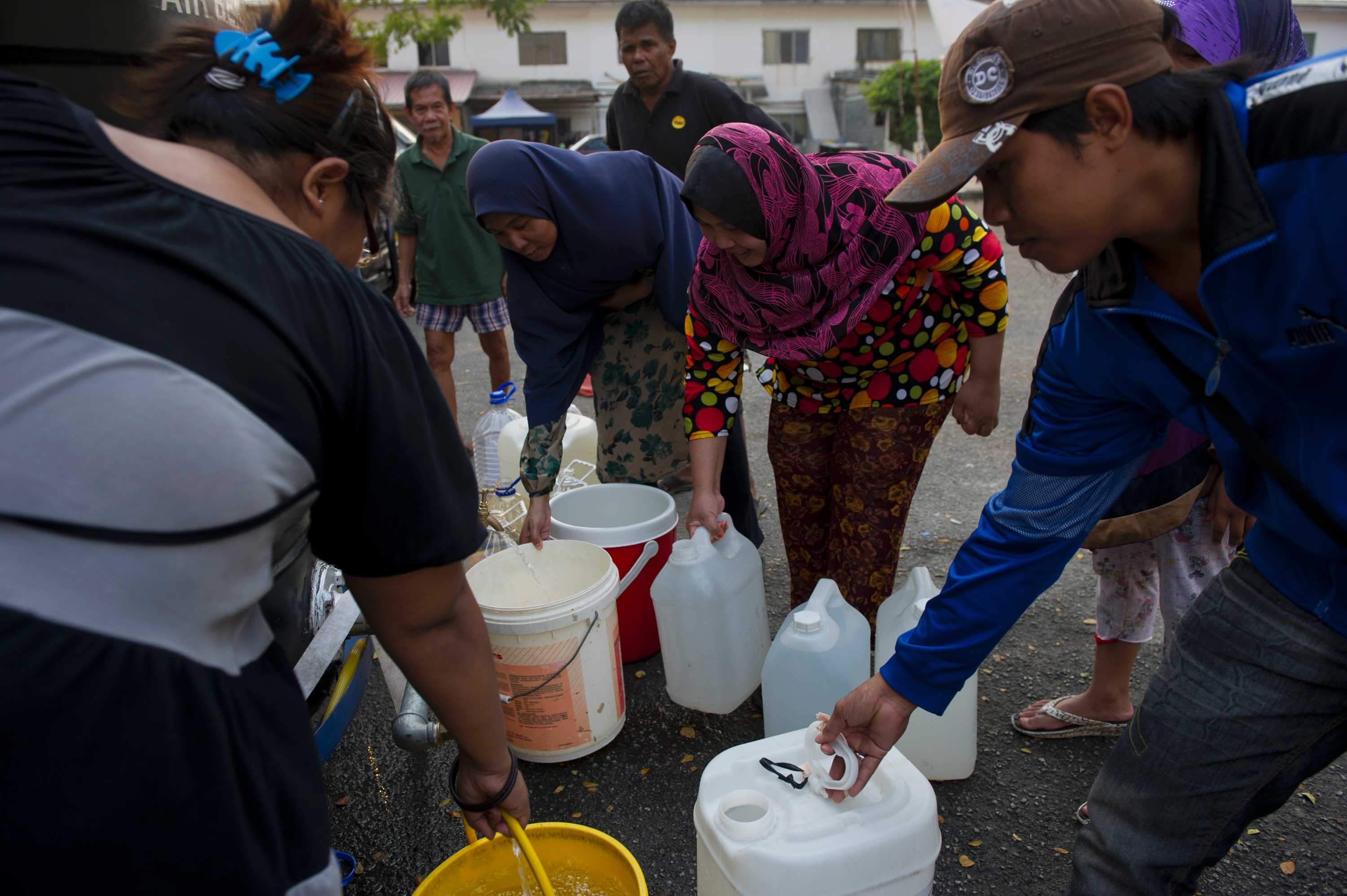 Drought leads to water rationing in Malaysia's Selangor state - ABC News