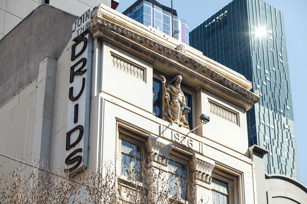 Why is there a wizard at the top of this Melbourne building? - ABC News