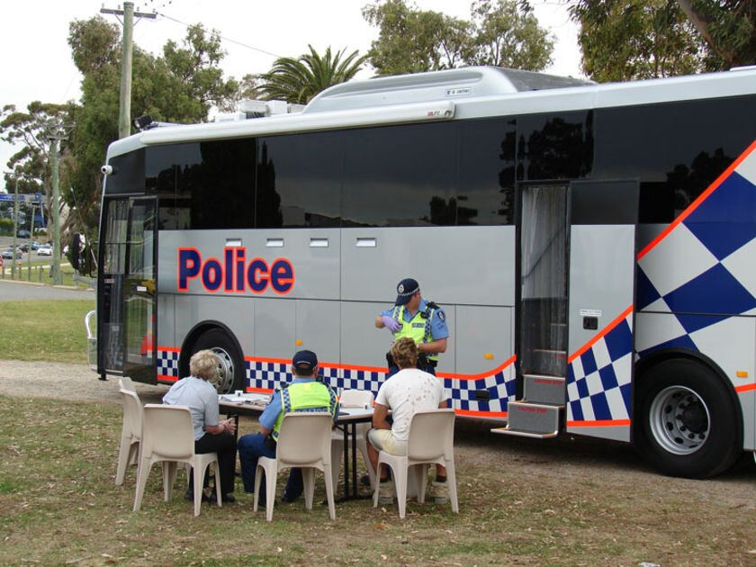 Drug bus debuts in Perth - ABC News