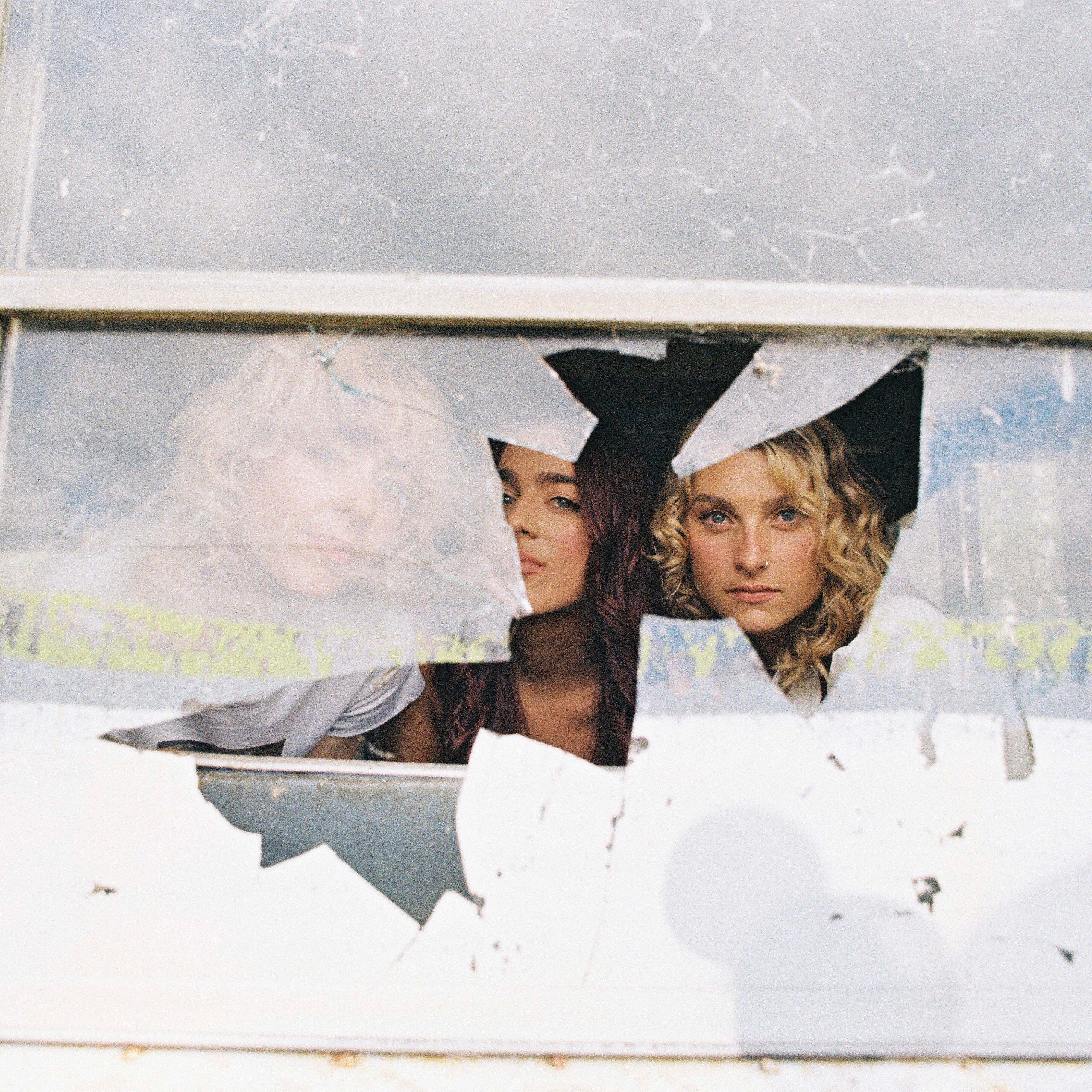 Meet Perth's all female band Dulcie and hear new music from U2 - ABC listen