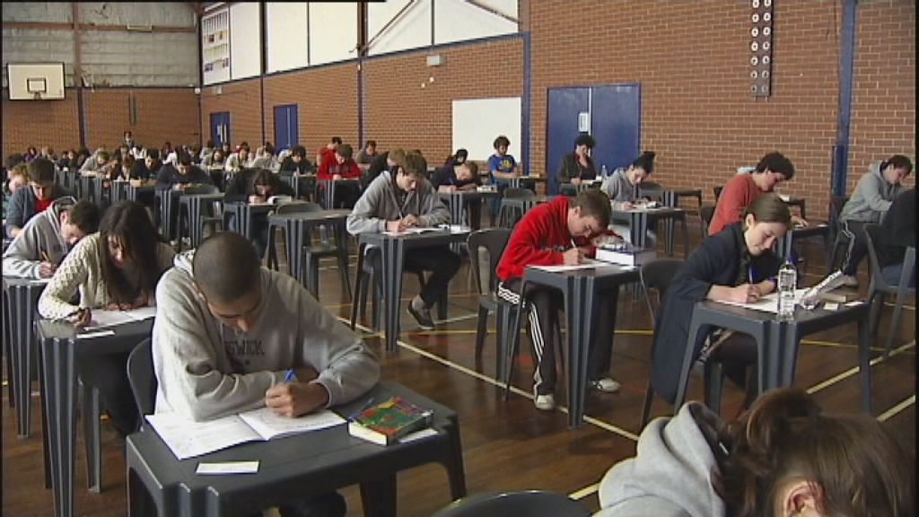 VCE students to sit online exams under planned overhaul of assessments ...