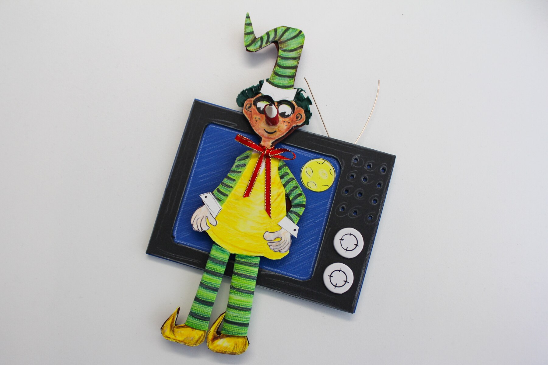 Local artist brings Mr Squiggle back to life for ABC’s 90th - ABC Brisbane