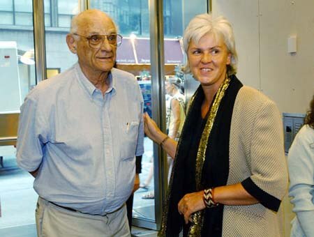 Playwright Arthur Miller dies at 89 - ABC News