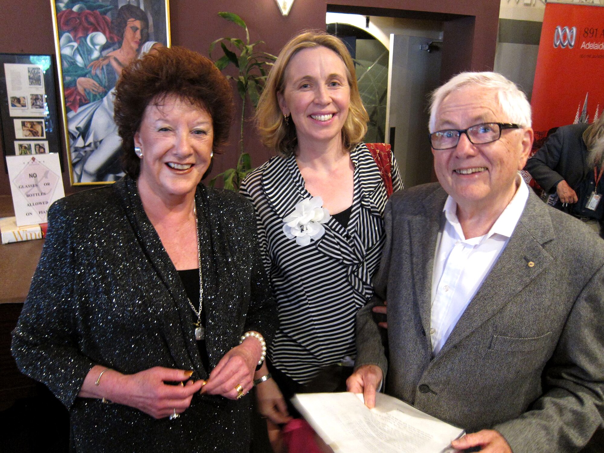 Philip Satchell, ABC presenter and master of the 'pregnant pause', dies ...