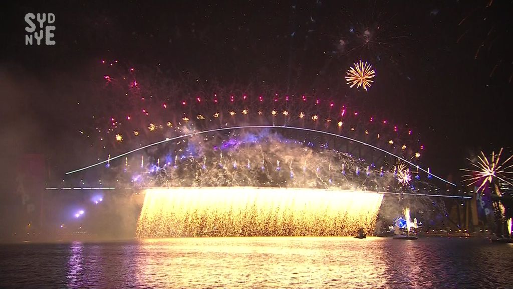 Fireworks display over Sydney Harbour ushers in 2023 - ABC News