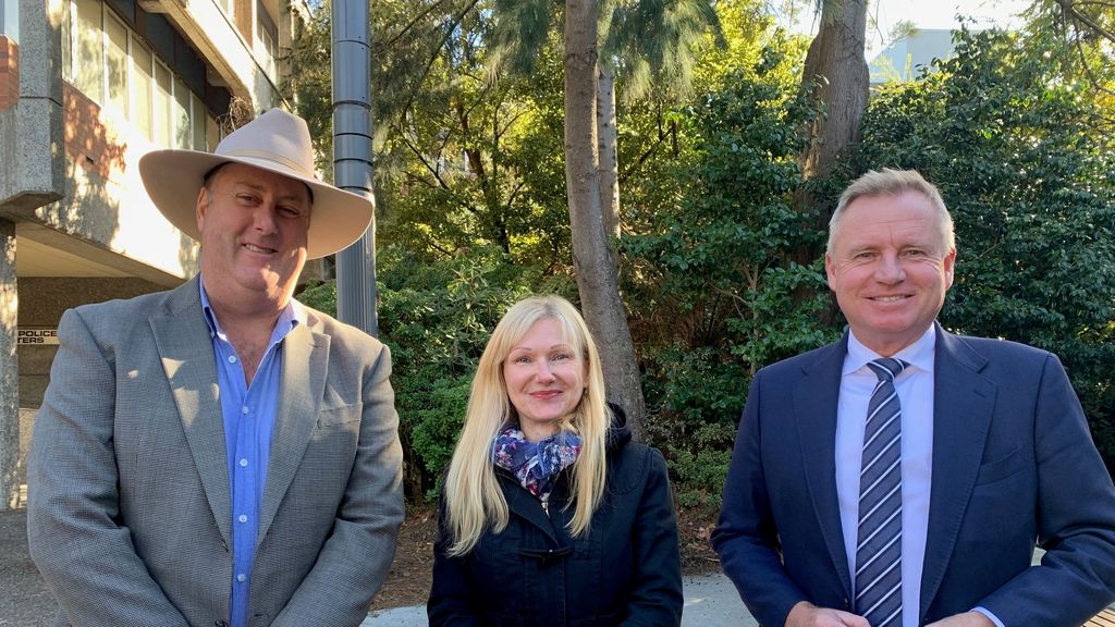 Defectors John Tucker and Lara Alexander side with Tasmanian Liberals - ABC News