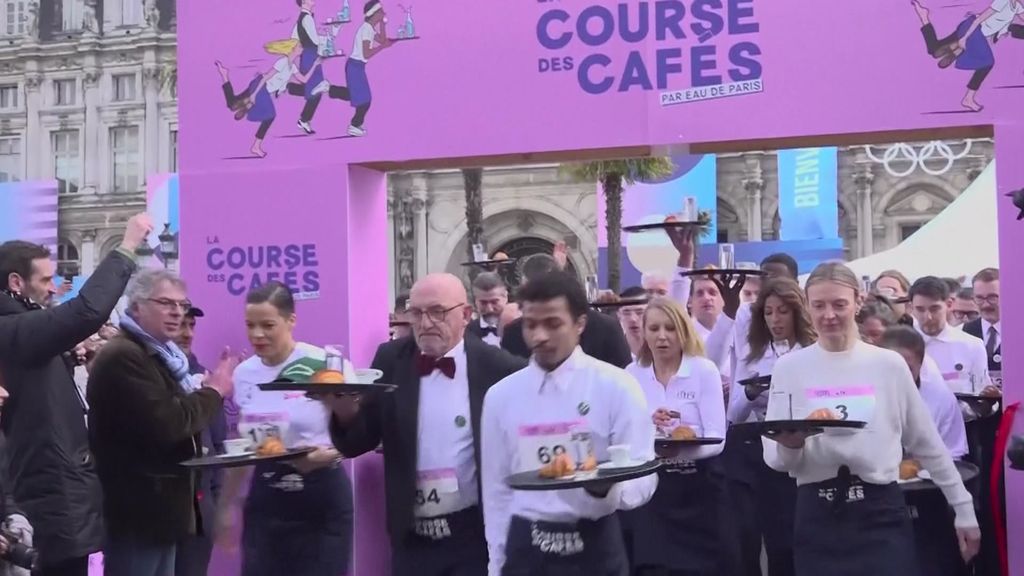 Parisian bistro waiters race in revival of century-old tradition - ABC News