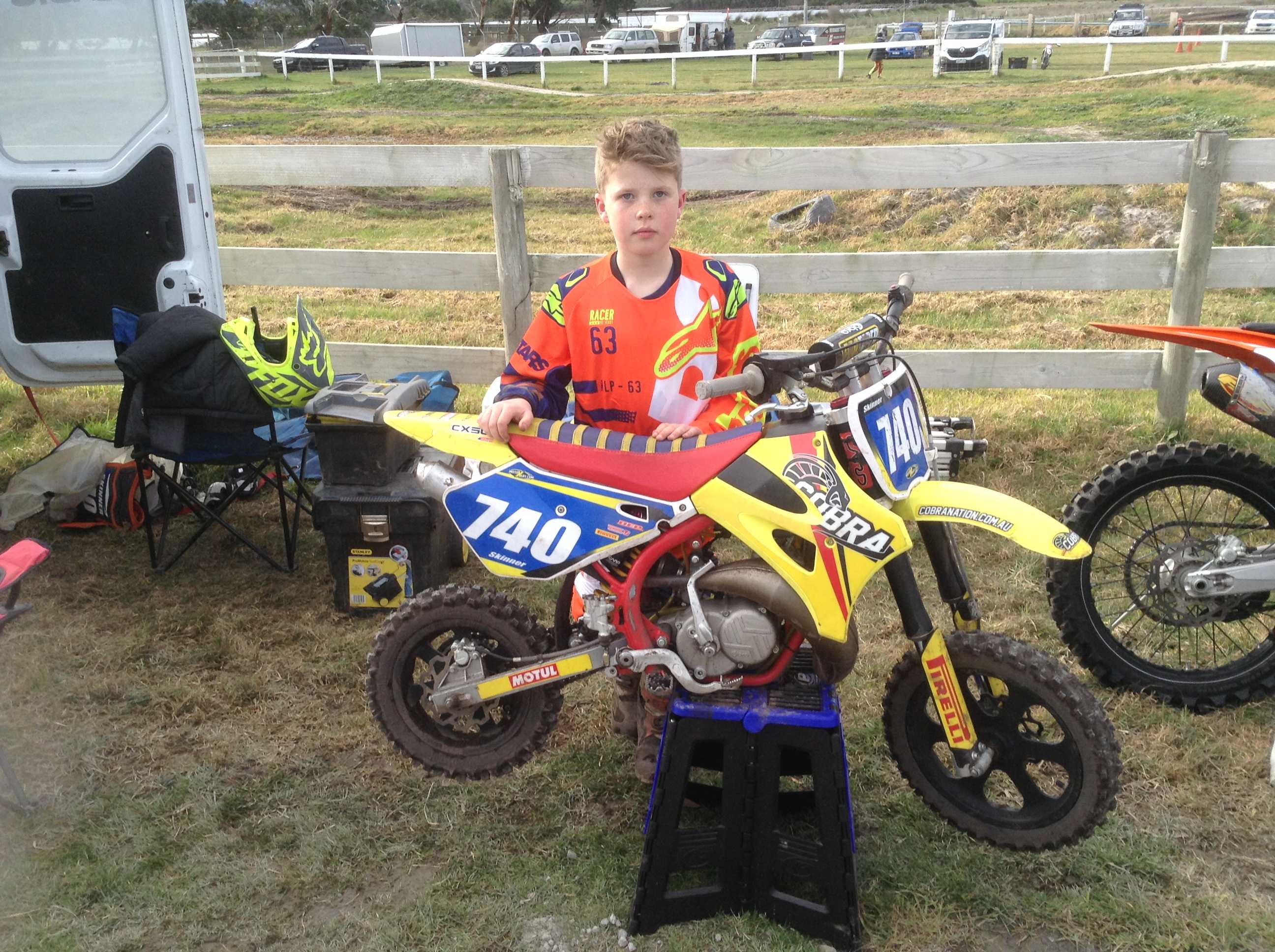 Young motocross rider Oliver Skinner leaves his rivals in the dust ...